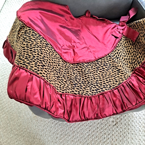 Holiday | Tree Skirt | Poshmark
